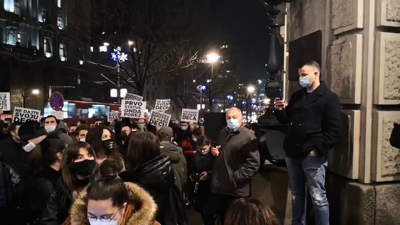 UŽIVO - Protest radnika na internetu ispred Vlade Srbije (VIDEO ... UŽIVO - Protest radnika na internetu ispred Vlade Srbije (VIDEO ...